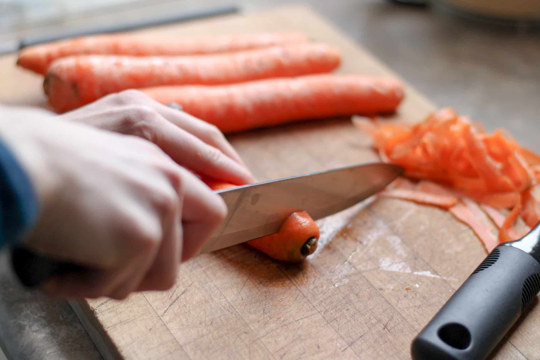 How to Cut Carrots Sticks | Easy Method - The Home Intent